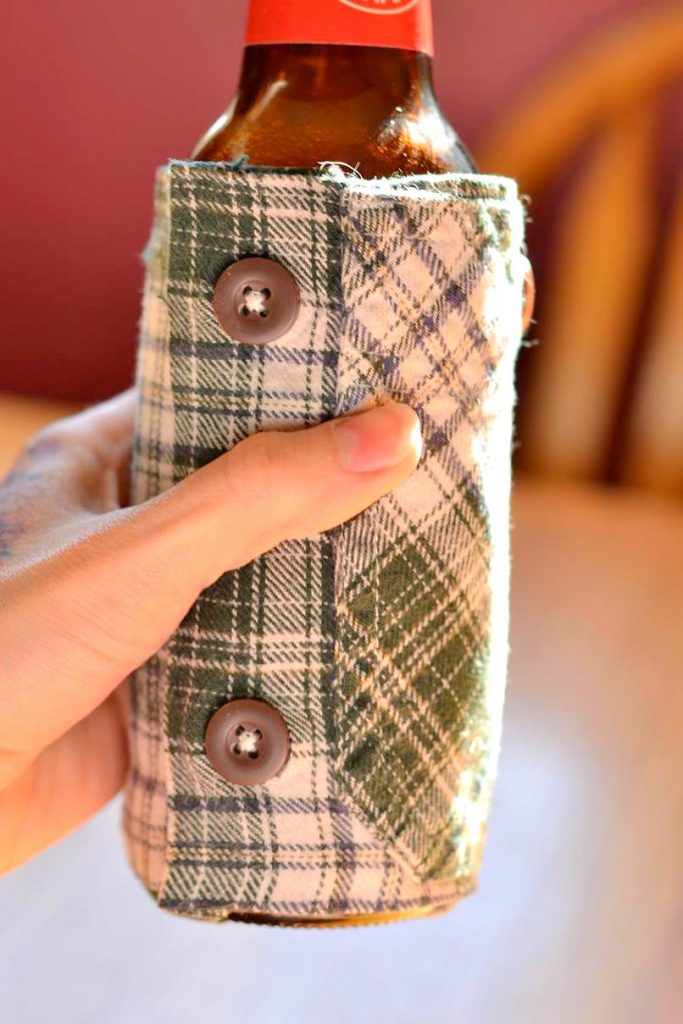 Flannel Pocket Beer Coozies (No-Sew!) - Fair Robin Revival