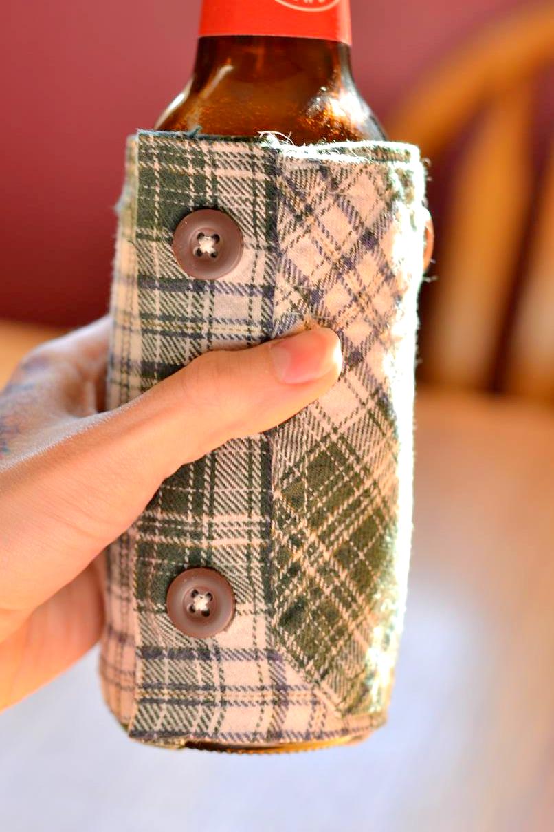 Flannel Pocket Beer Coozies (No-Sew!) - Fair Robin Revival