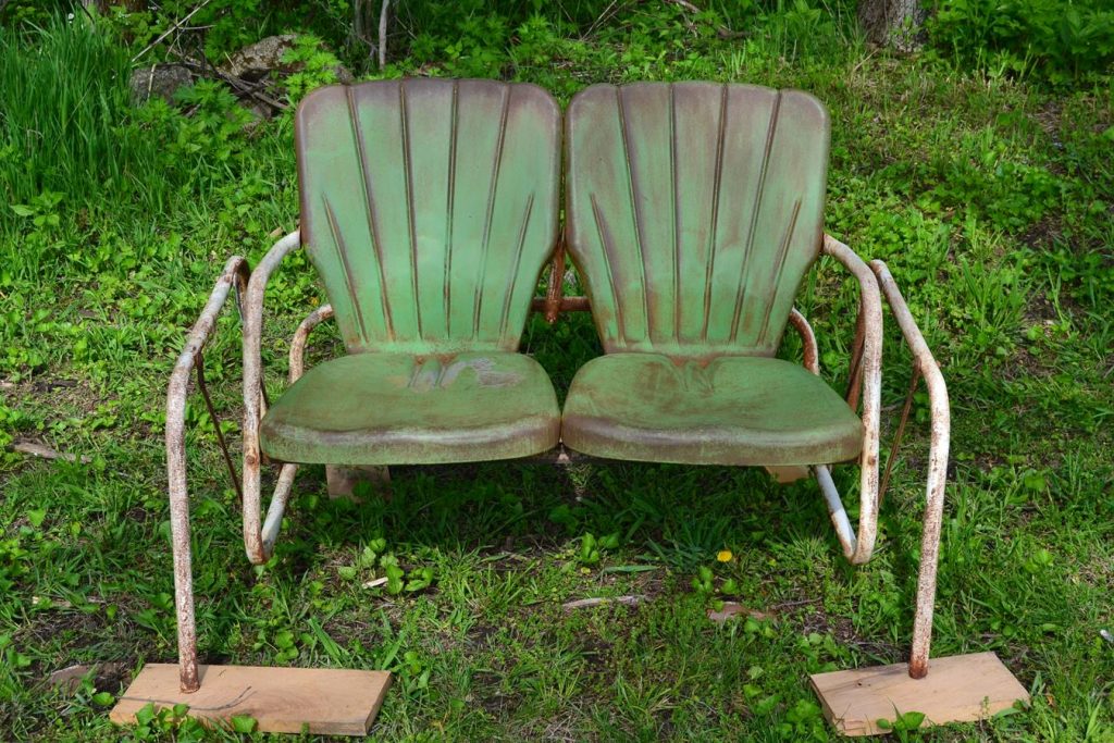 Rusty Vintage Glider Bench Makeover - Fair Robin Revival