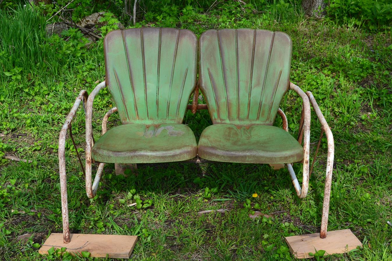 Rusty Vintage Glider Bench Makeover - Fair Robin Revival