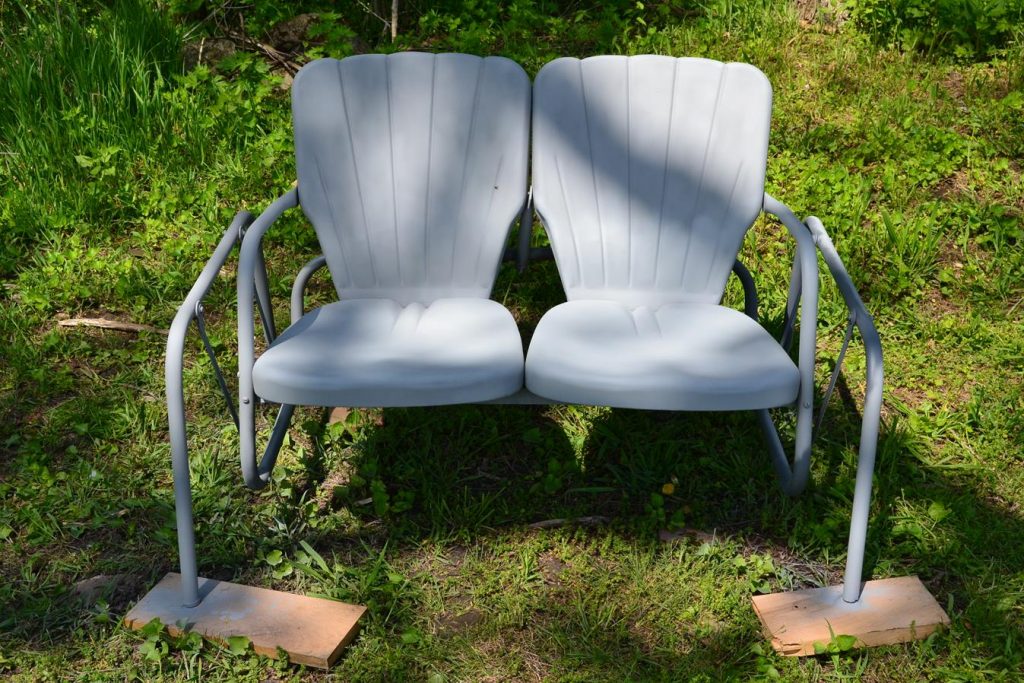 Rusty Vintage Glider Bench Makeover - Fair Robin Revival
