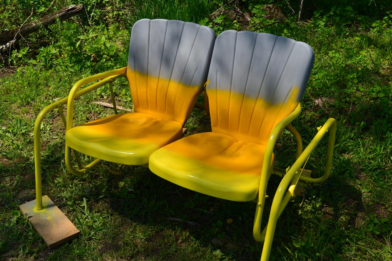 Rusty Vintage Glider Bench Makeover - Fair Robin Revival