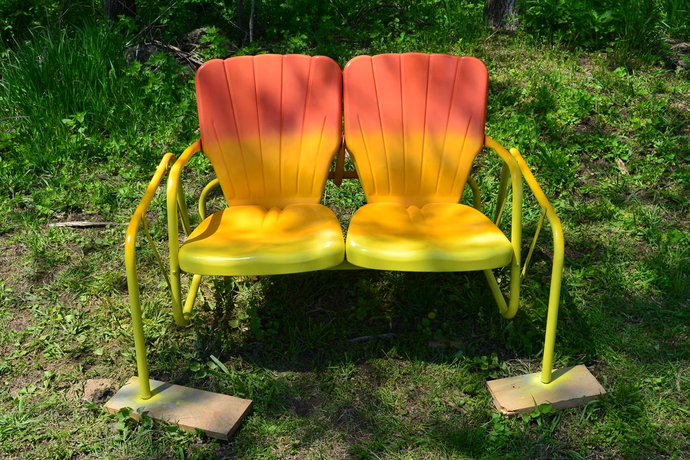 Rusty Vintage Glider Bench Makeover - Fair Robin Revival